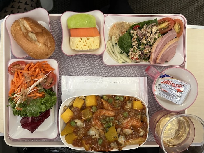 Airline review: EVA Air Premium Economy, LHR-BKK - | 101 Holidays blog